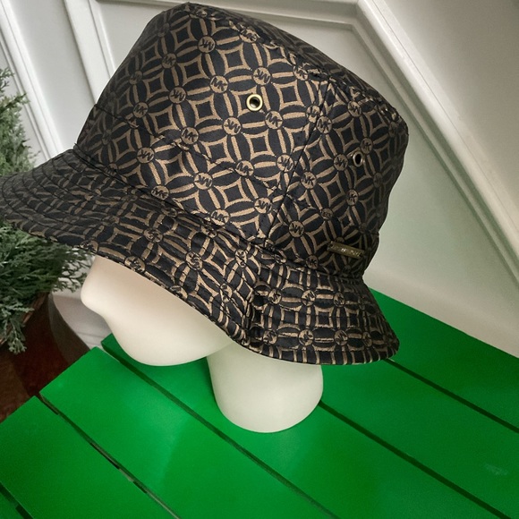 MICHAEL Michael Kors | Accessories | Michael Michael Kors Bucket Hat ...